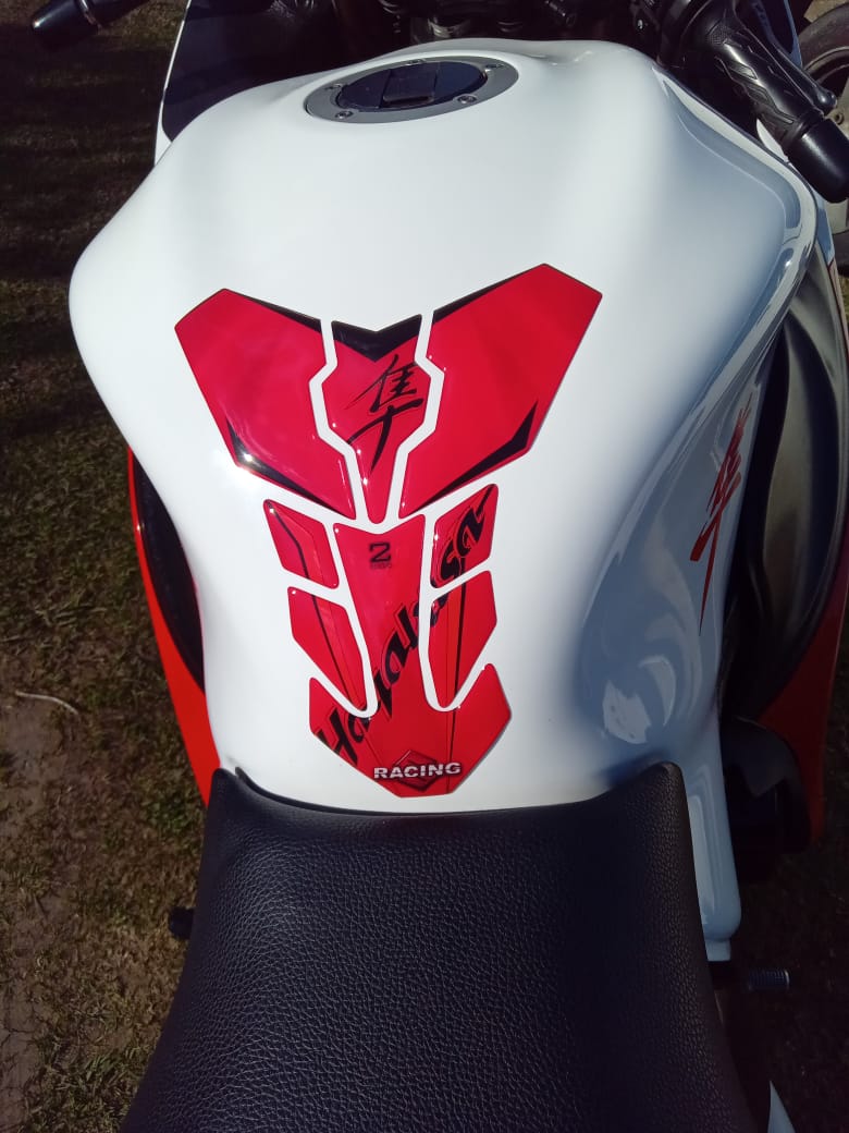 Suzuki Tank Pad - Suzuki Carbon Fibre Black with Chrome Trimmings Tran – 2Gether We Ride